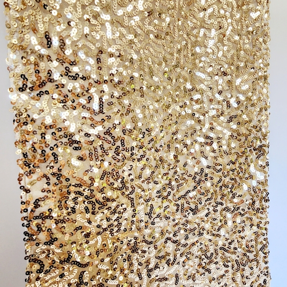 Tahari | Dining | Tahari Gold Sequins Table Runner Christmas Holiday ...